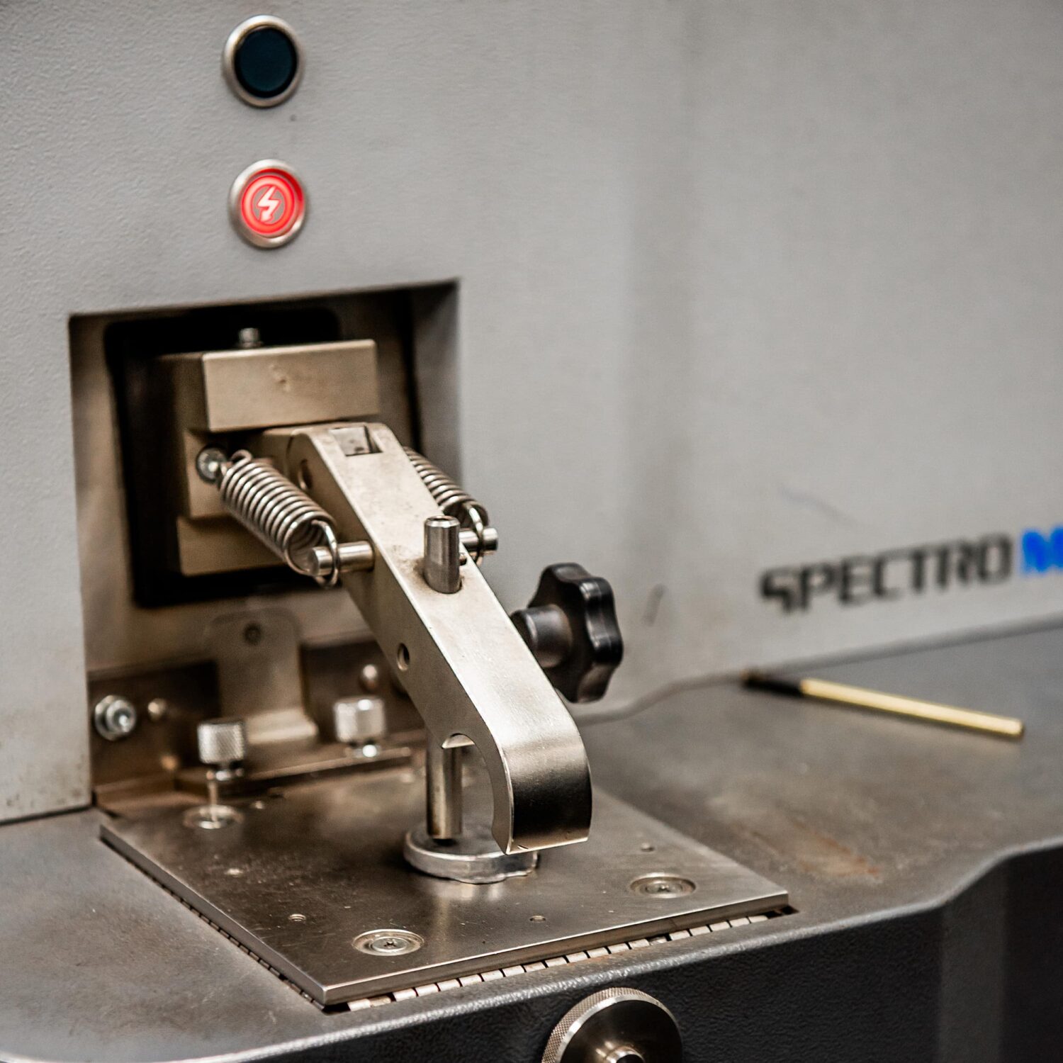 Metallurgical Lab| Ductile, Gray & White Iron | Hiler Industries